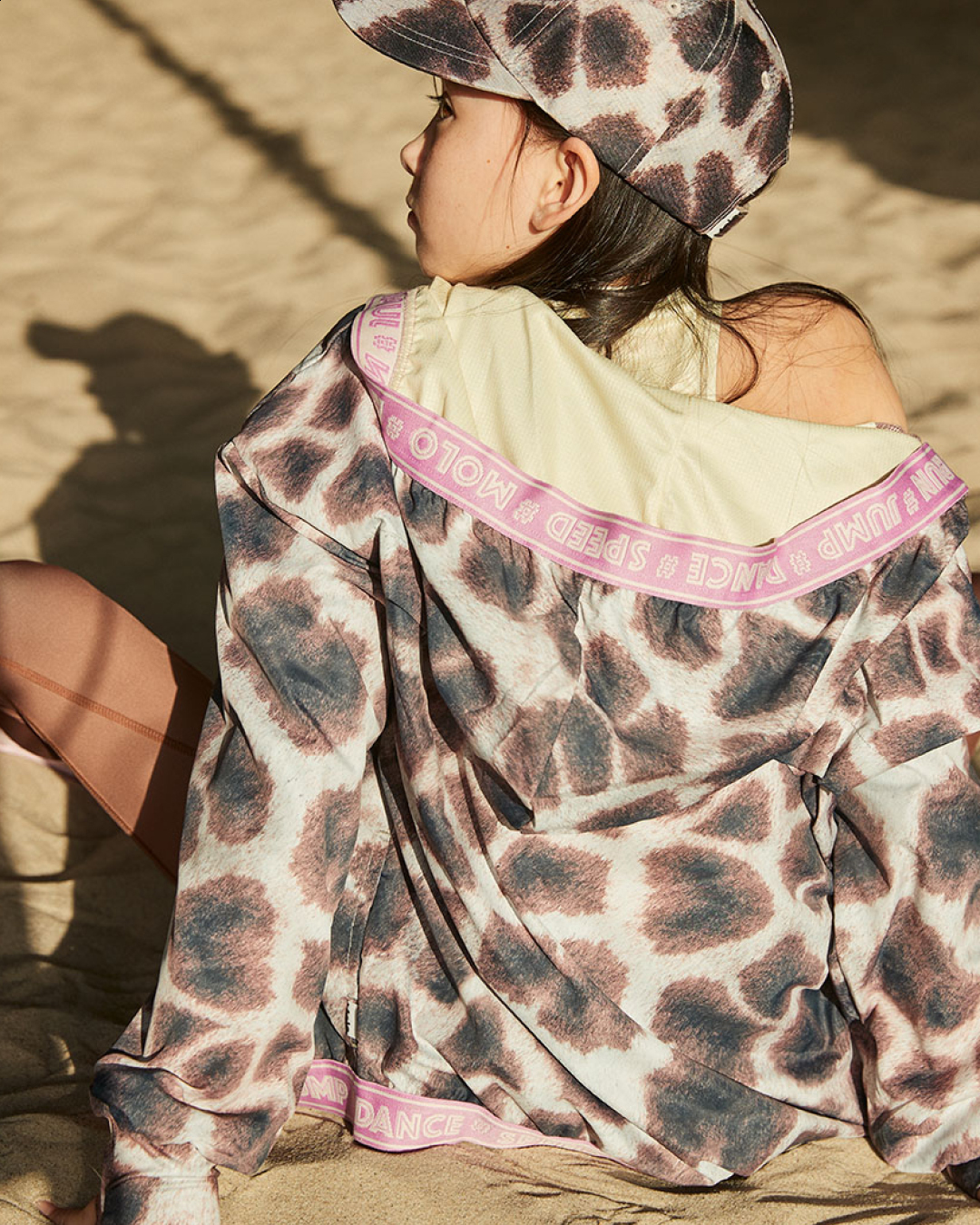 Sebastian - Giraffe - Classic baseball cap with giraffe print - Molo