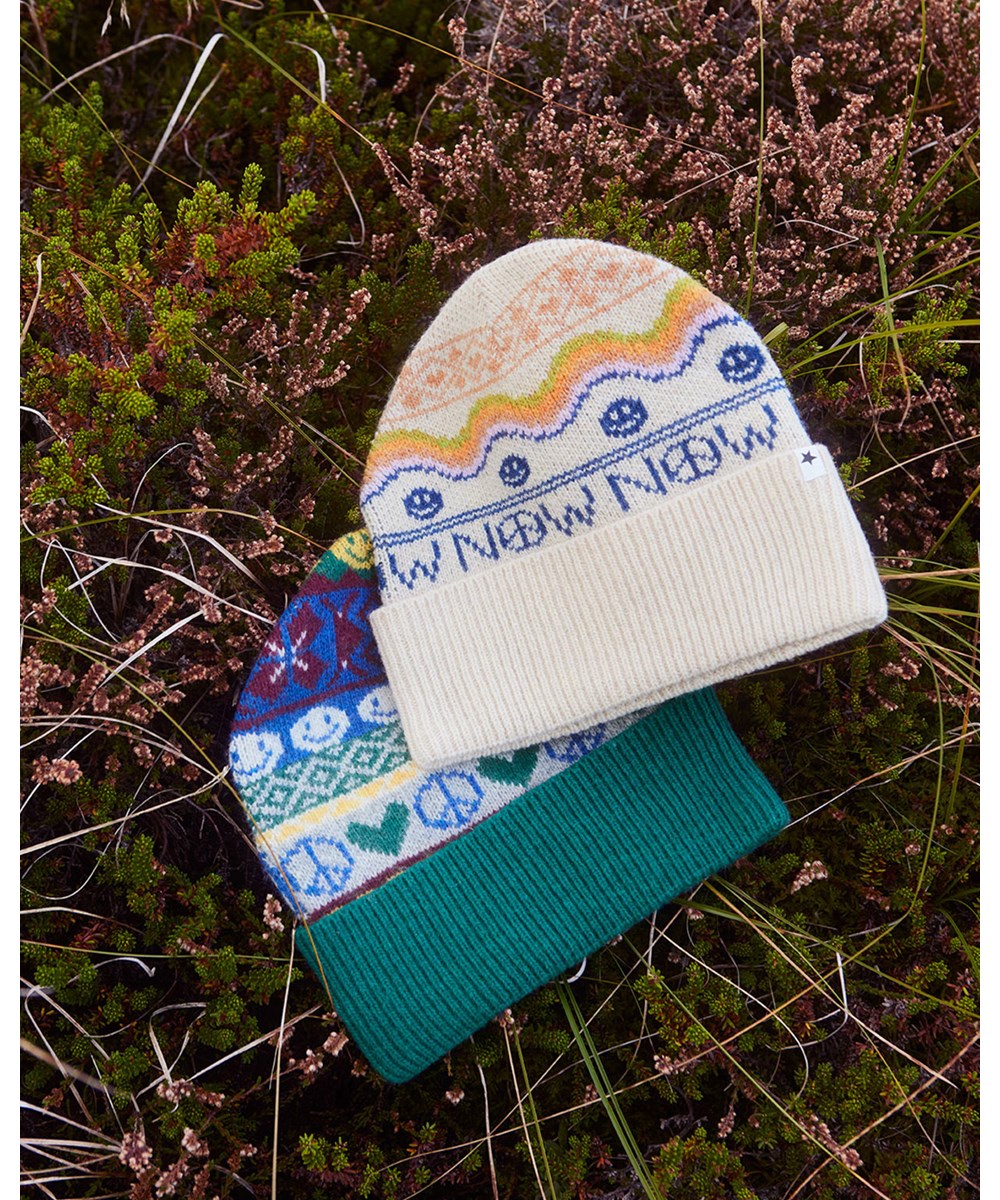 Kipp - Peace Now Knit - Beige knit hat with peace signs and smileys - Molo