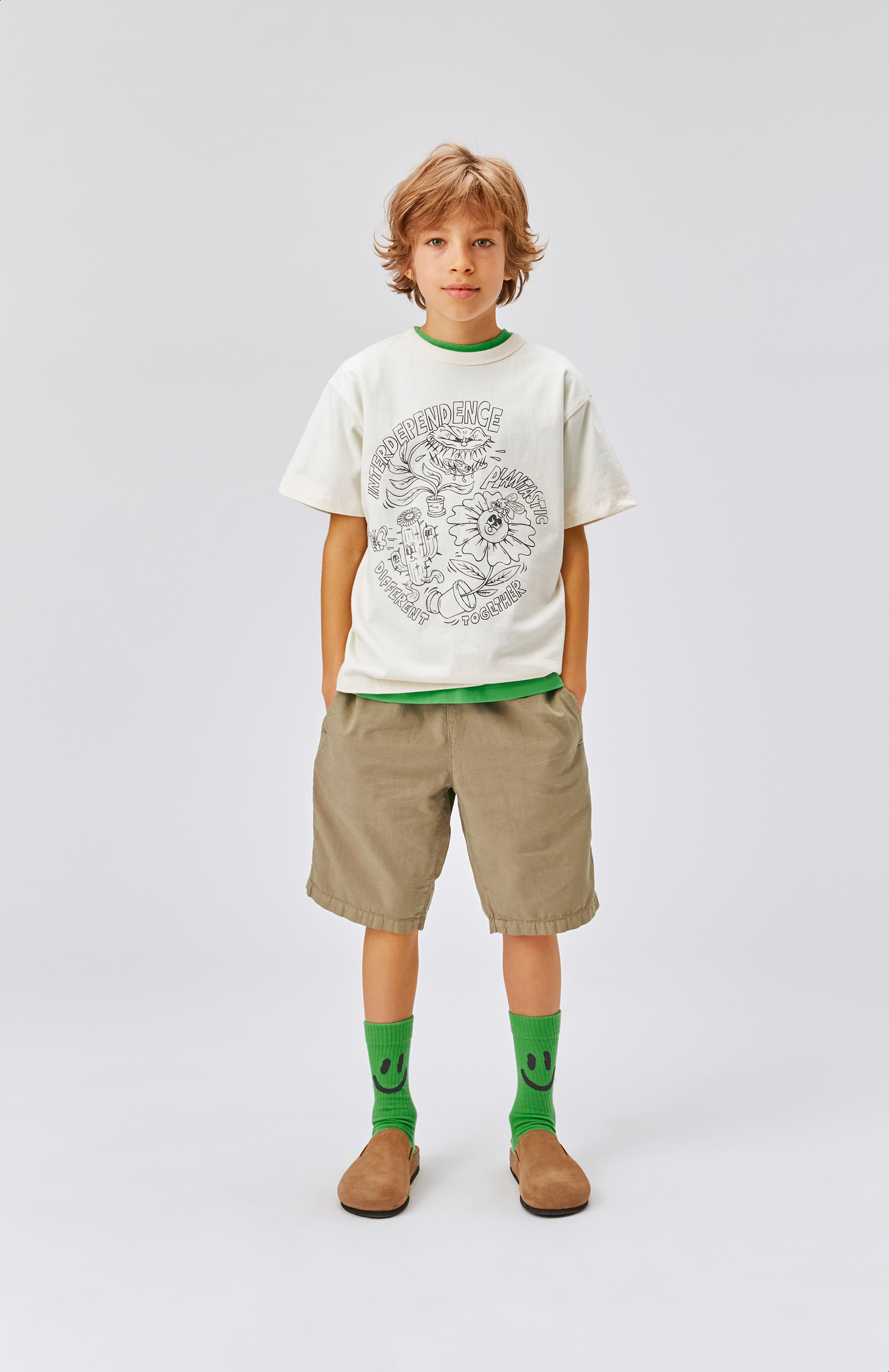 Arrow - Covert Green - Sandfarvede og knælange shorts - Molo