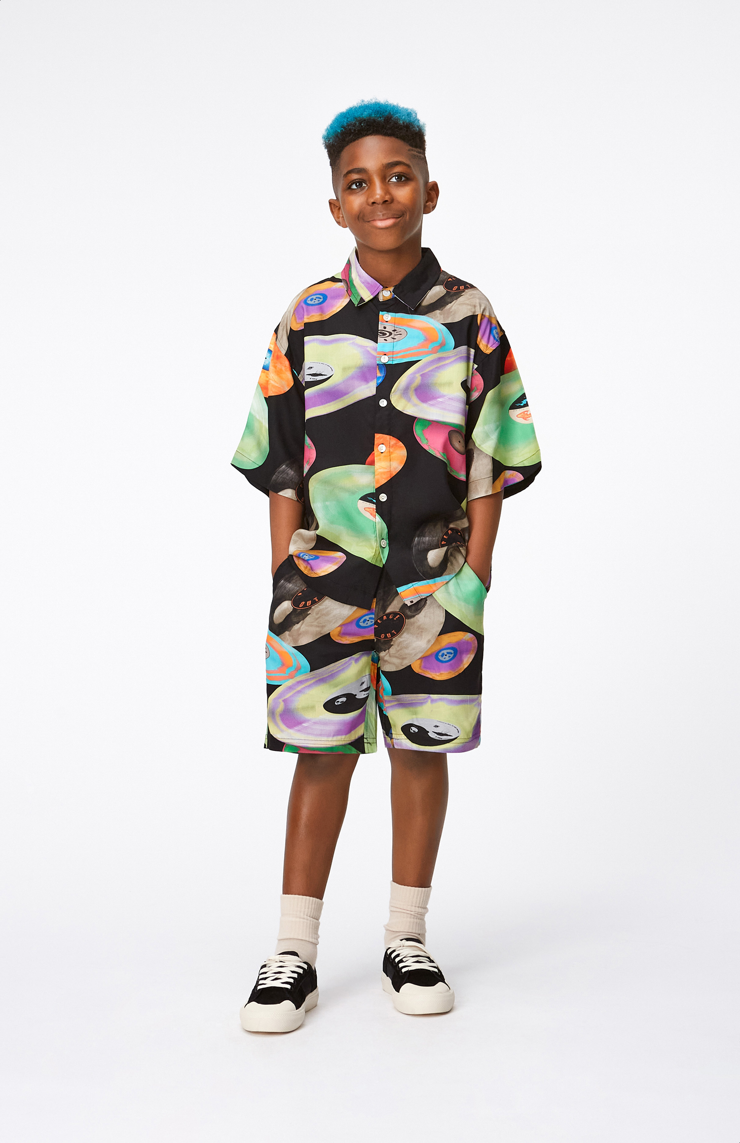 Avart - Records Dark - Knælange sorte shorts i blødt viskose med et ...