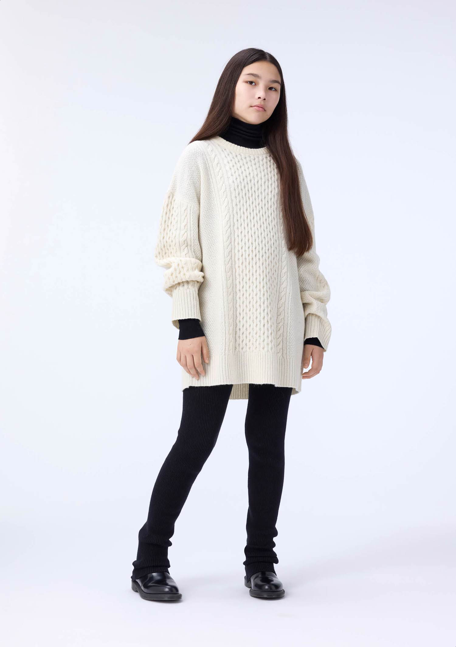 Clea - Buttercream - Cremefarvet kjole til børn i uld med kabelmønster ...