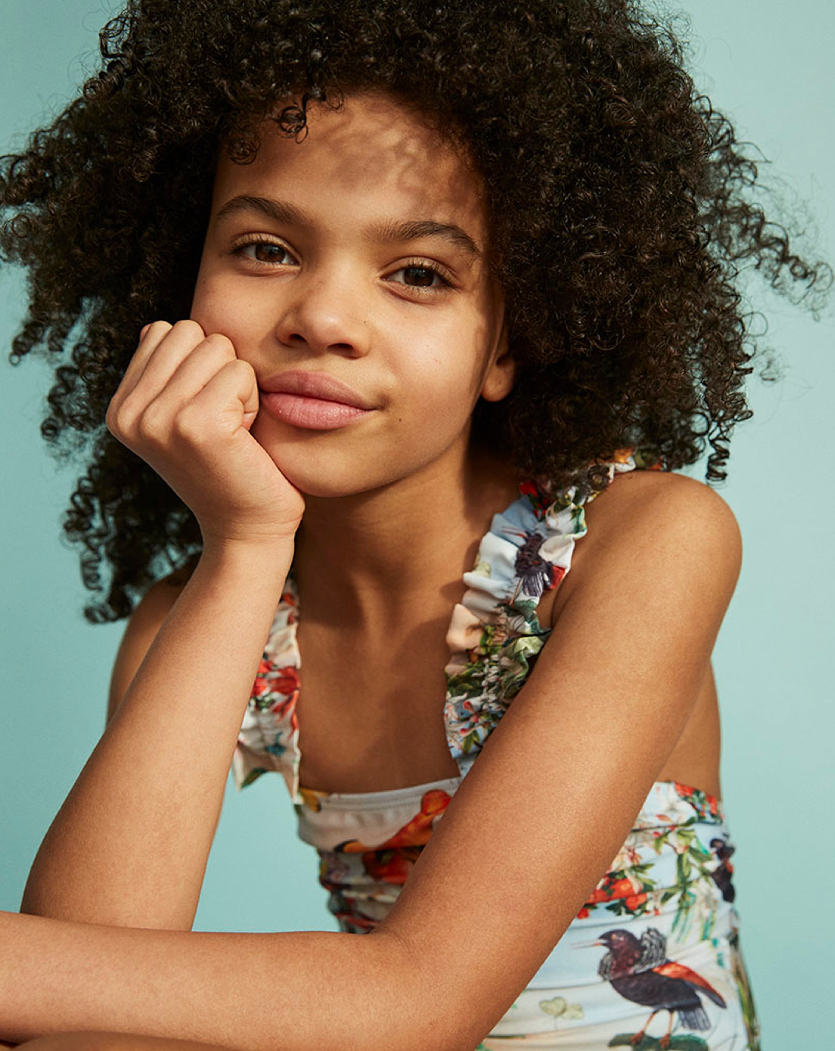 Nitika - Tropical Art - Swimsuit in light blue with a print of tropical birds, flowers - Molo